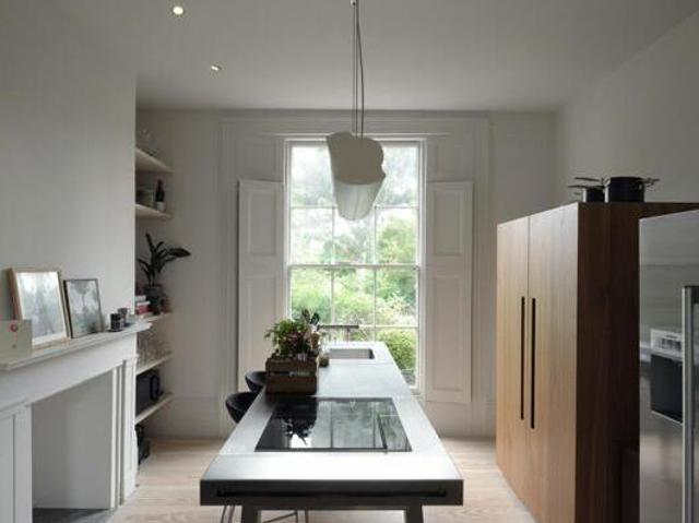 4 Bedroom Semi detached House For Sale In London
