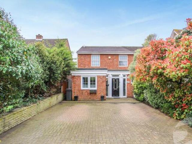 4 Bedroom Semi detached House For Sale In London
