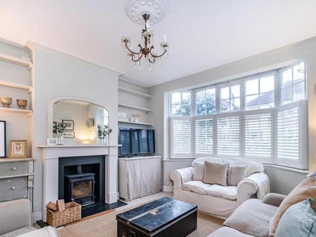 4 Bedroom Semi detached House For Sale In London