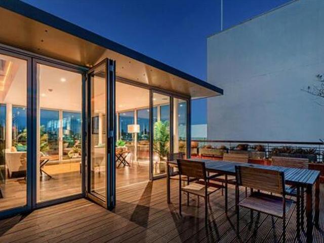 4 Bedroom Semi detached House For Sale In London