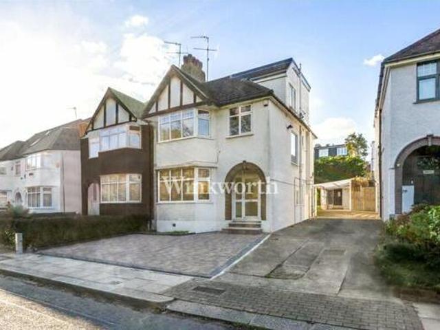 4 Bedroom Semi detached House For Sale In London