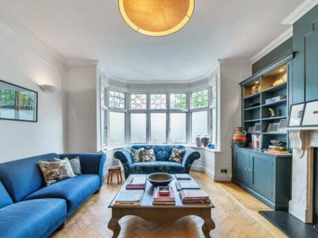 4 Bedroom Semi detached House For Sale In London