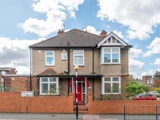 4 Bedroom Semi detached House For Sale In London