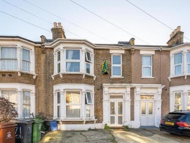 4 Bedroom Semi detached House For Sale In London