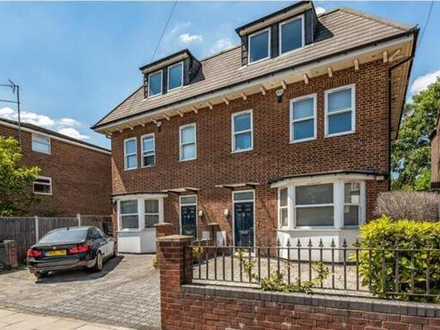 4 Bedroom Semi detached House For Sale In London