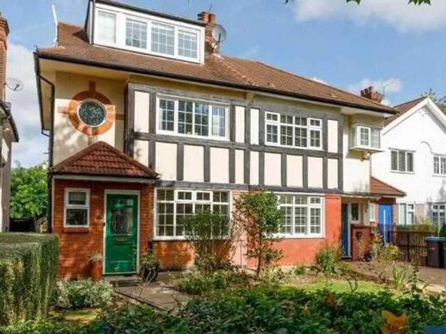 4 Bedroom Semi detached House For Sale In London