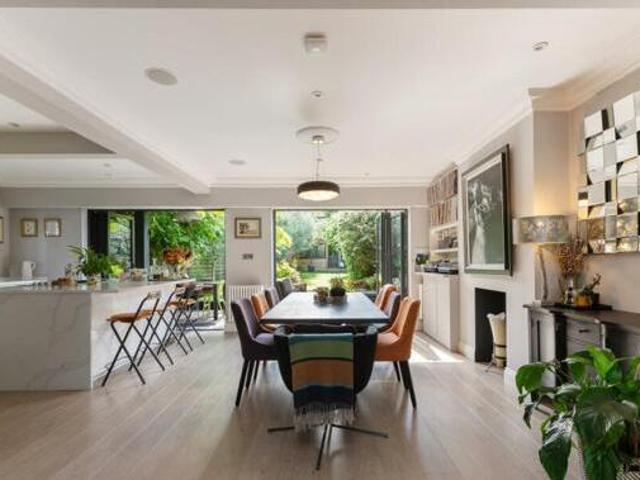 4 Bedroom Semi detached House For Sale In London