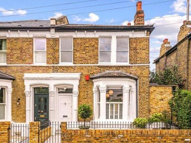 4 Bedroom Semi detached House For Sale In London