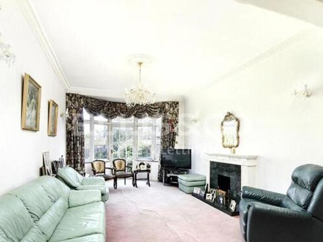 4 Bedroom Semi detached House For Sale In London