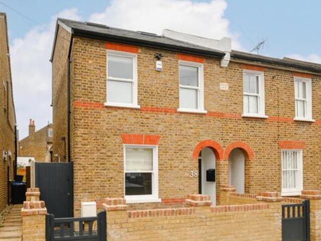 4 Bedroom Semi detached House For Sale In London