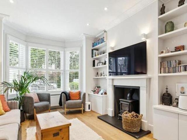 4 Bedroom Semi detached House For Sale In London