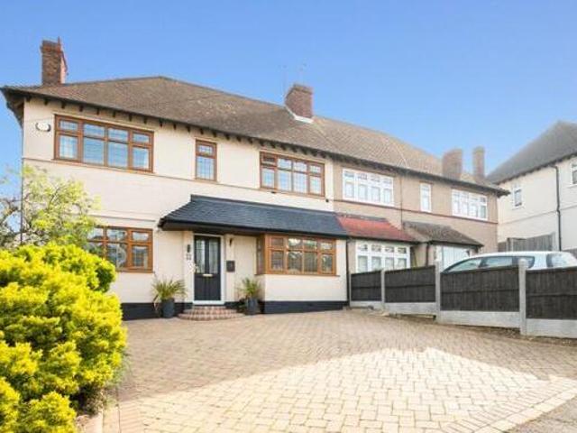 4 Bedroom Semi detached House For Sale In London