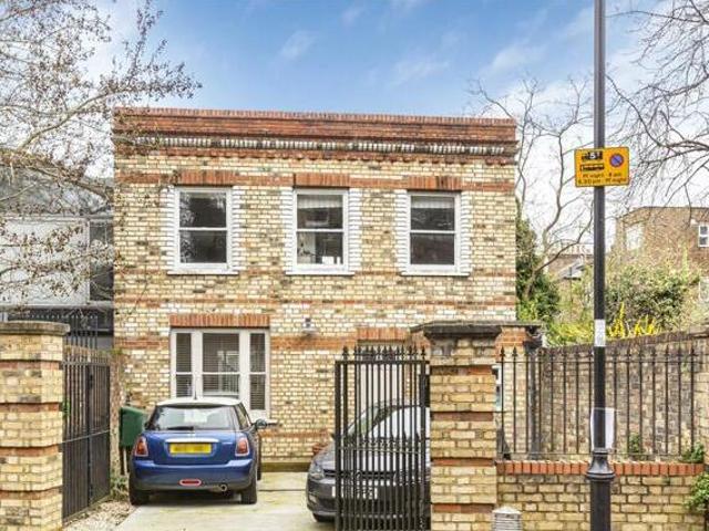 4 Bedroom Semi detached House For Sale In London