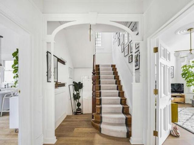 4 Bedroom Semi detached House For Sale In London