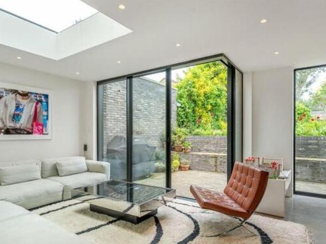 4 Bedroom Semi detached House For Sale In London