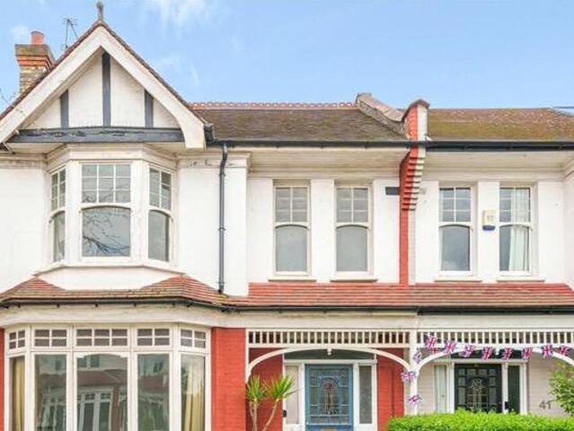 4 Bedroom Semi detached House For Sale In London