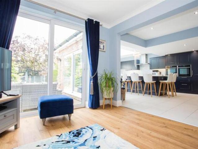4 bedroom semi detached house for sale in London Road, Appleton, Warrington, WA4