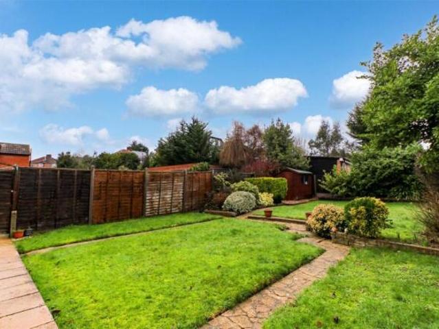4 bedroom semi detached house for sale in Lonsdale Drive, Enfield, Middlesex, EN2