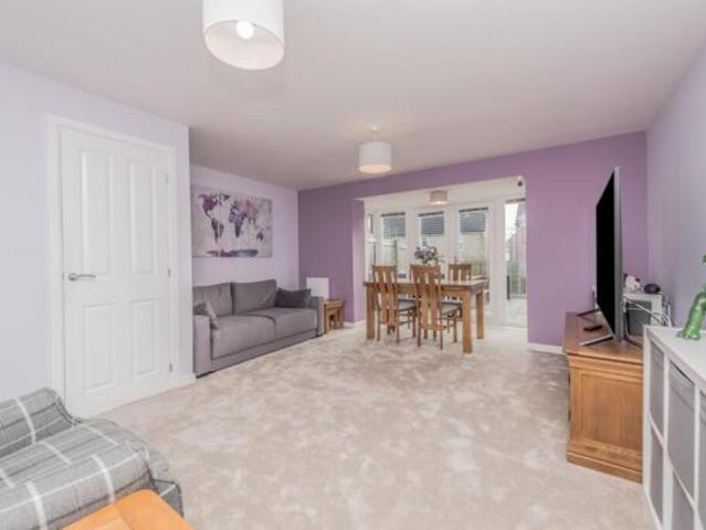 4 bedroom semi detached house for sale in Lockgate Rise, Birkenshaw, Bradford, West Yorkshire, BD11