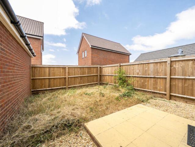 4 bedroom semi detached house for sale in Llewelyn Road, Swindon, Wiltshire, SN25