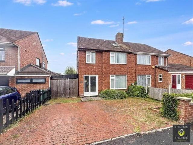 4 bedroom semi detached house for sale in Lynton Road, Hucclecote, GL3