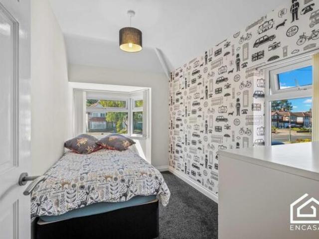 4 bedroom semi detached house for sale in Lyndon Road, Solihull, B92