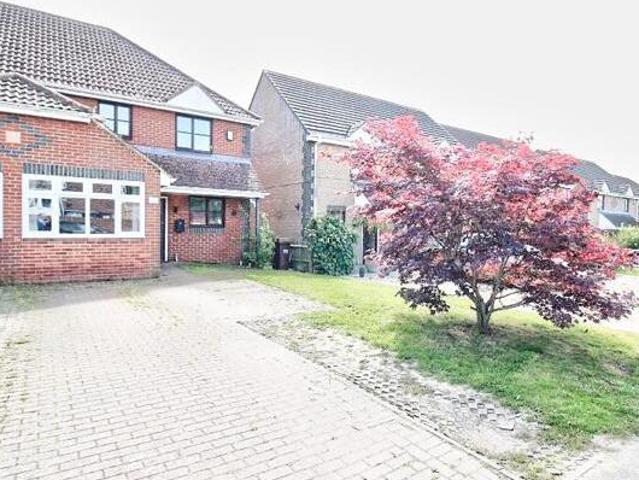 4 Bedroom Semi detached House For Sale In Lynholm Road
