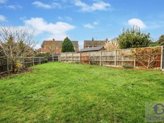4 bedroom semi detached house for sale in Manthorpe Close, Norwich, NR1
