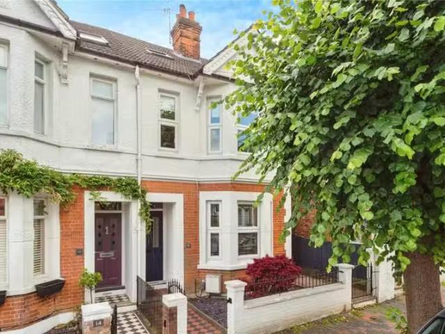4 bedroom semi detached house for sale in Manor Road, Rusthall.