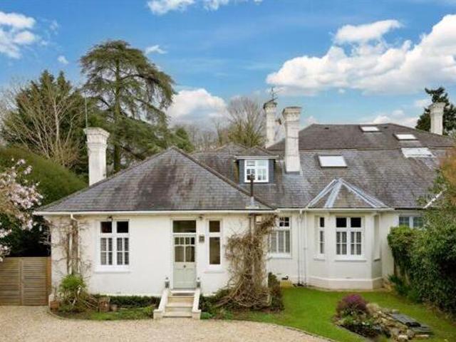 4 Bedroom Semi detached House For Sale In Maidenhead, Berkshire