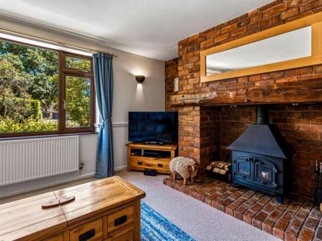4 bedroom semi detached house for sale in Main Road, Hallow, WR2
