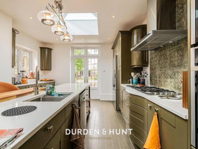 4 bedroom semi detached house for sale in Malford Grove, South Woodford, E18