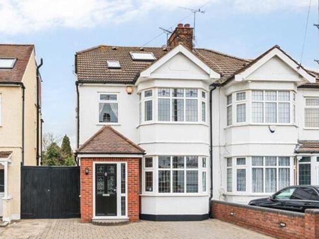 4 Bedroom Semi detached House For Sale In Marshalls Park