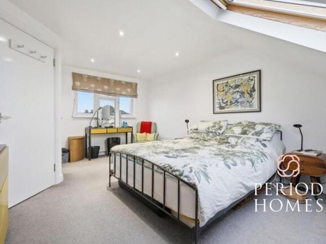 4 bedroom semi detached house for sale in Mascalls Lane, Brentwood, CM14