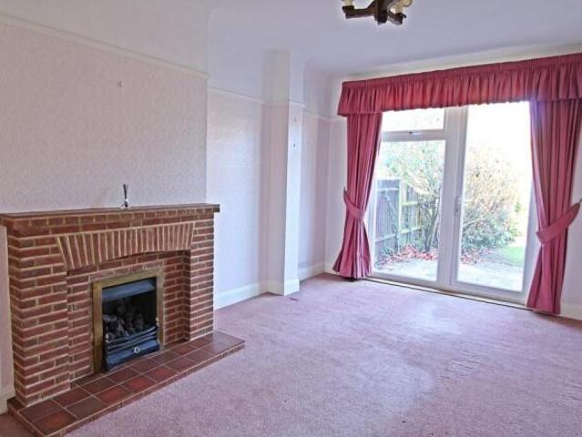 4 bedroom semi detached house for sale in Mead Way, Bromley, BR2
