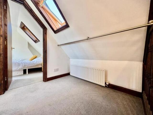4 bedroom semi detached house for sale in Meadow Way, Caddington, Bedfordshire, LU1 4HA, LU1