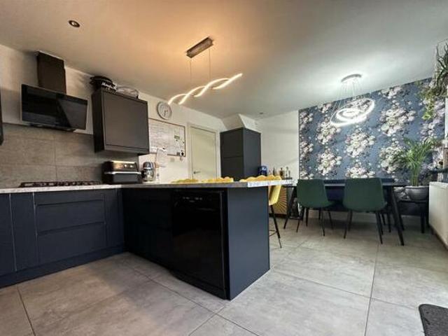 4 Bedroom Semi detached House For Sale In Meanwood