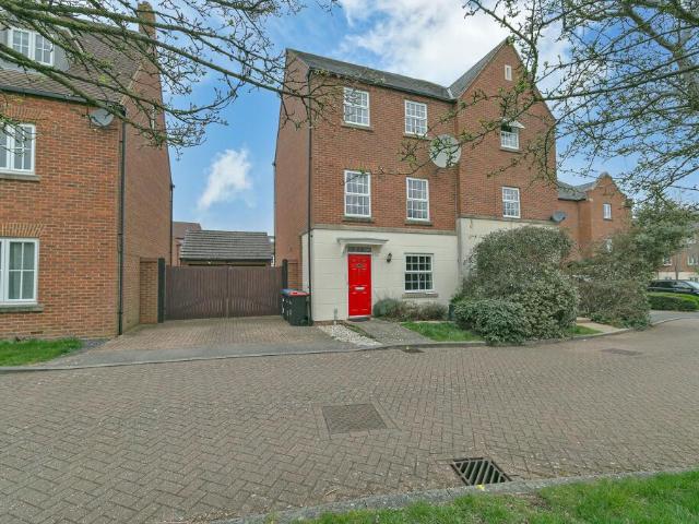 4 bedroom semi detached house for sale in Merman Rise, Oxley Park, MK4