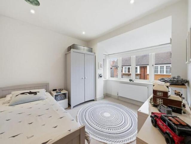 4 bedroom semi detached house for sale in Middleton Close, Cambridge, CB4