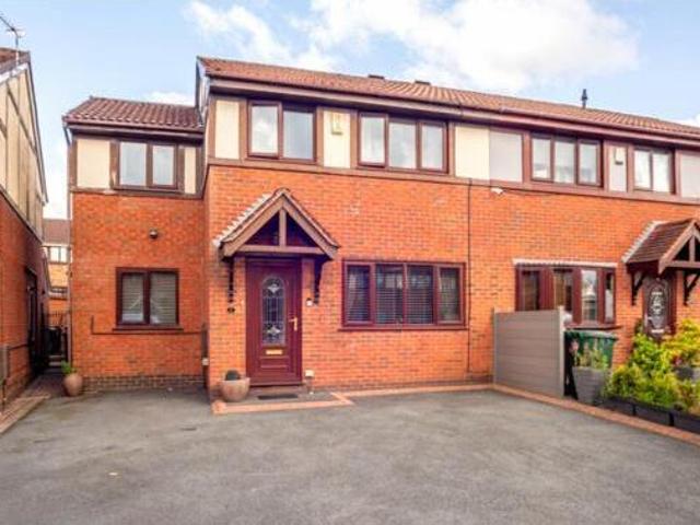 4 Bedroom Semi detached House For Sale In Middleton, Manchester