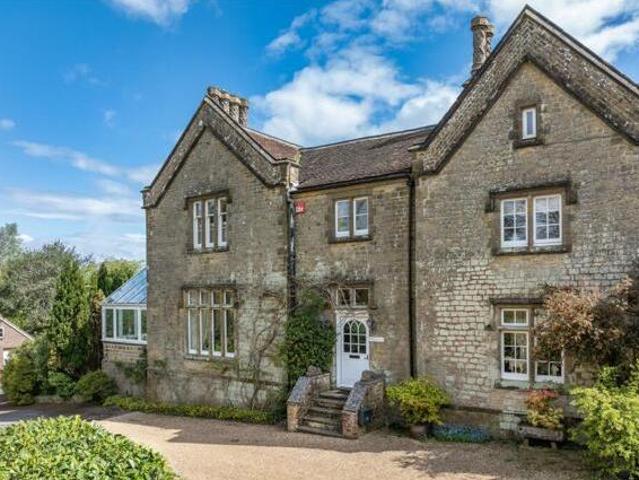 4 Bedroom Semi detached House For Sale In Midhurst, West Sussex