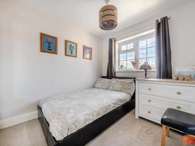 4 bedroom semi detached house for sale in Midlane Close, Harrow Way, RG21