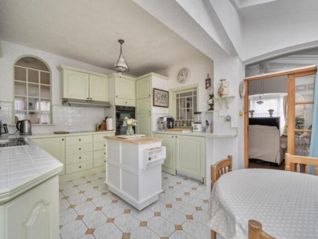 4 bedroom semi detached house for sale in Mildred Avenue, Watford WD18 7DZ, WD18