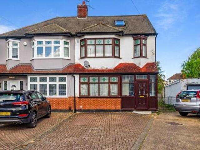 4 Bedroom Semi detached House For Sale In Morden, Surrey