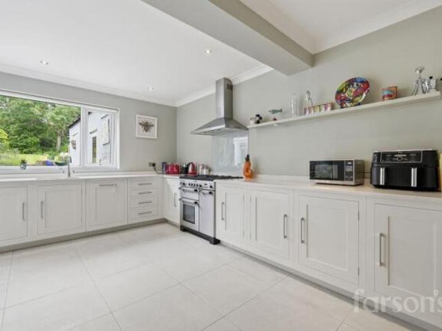 4 bedroom semi detached house for sale in Mount Crescent, Warley, CM14