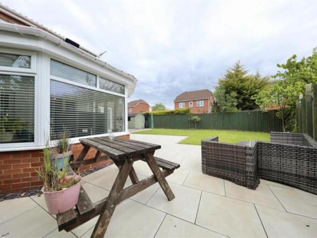 4 bedroom semi detached house for sale in Navigation Way, Hull, HU9