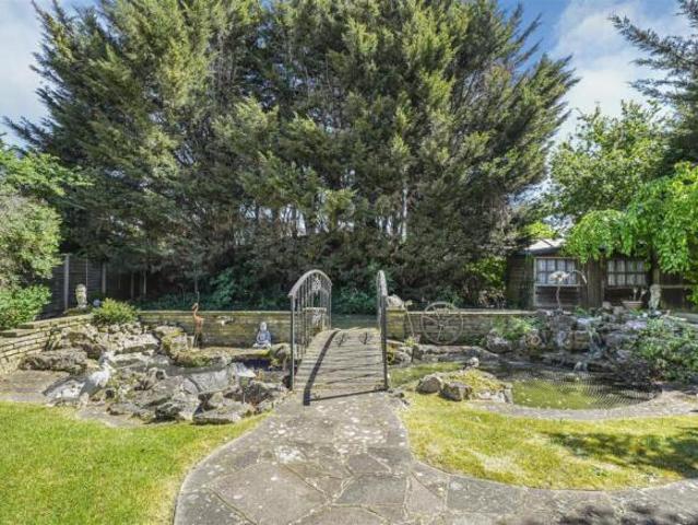 4 bedroom semi detached house for sale in Nevin Drive, North Chingford, E4