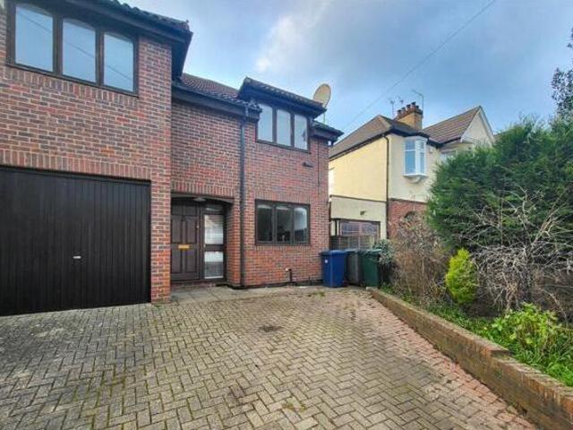 4 Bedroom Semi detached House For Sale In New Barnet, Hertfordshire
