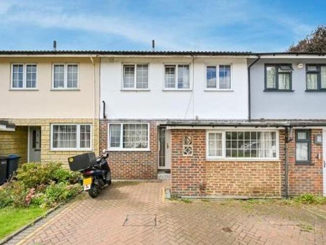 4 Bedroom Semi detached House For Sale In New Malden, Surrey