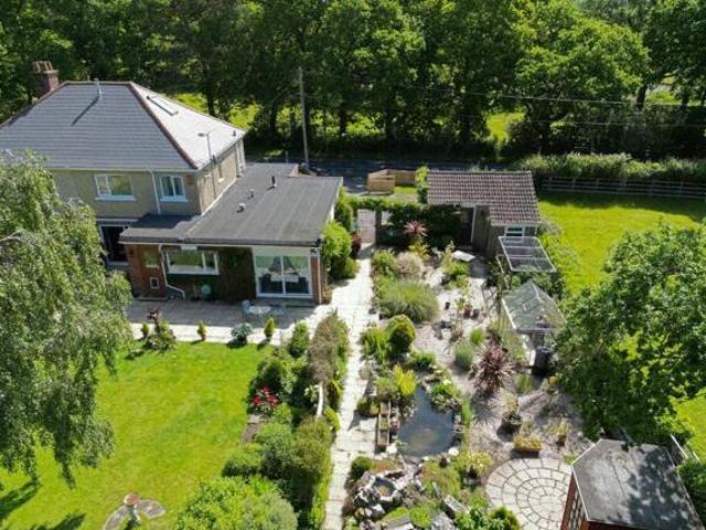 4 Bedroom Semi detached House For Sale In New Milton